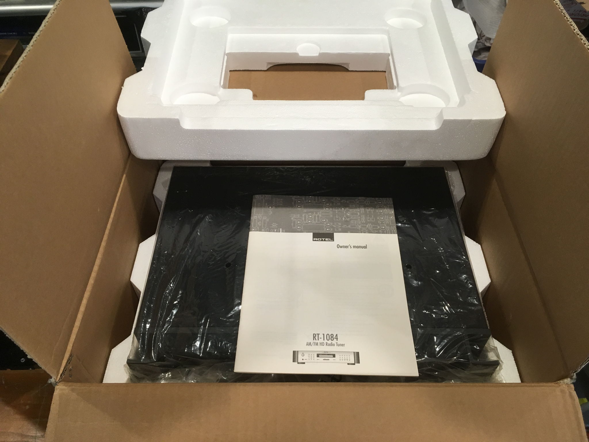 Rotel RT-1084 FM/XM Tuner, Complete Like New For Sale | Audiogon