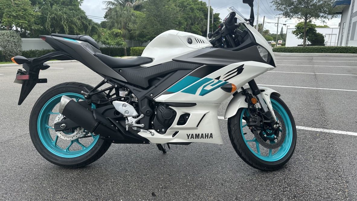 YAMAHA YZF-R3 ABS for rent near North Miami, FL